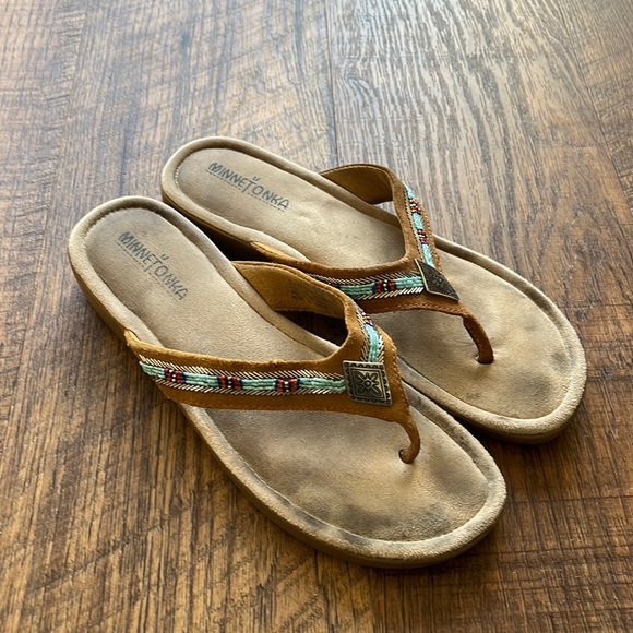 Minnetonka | Shoes | Womens Minnetonka Tan Suede Beaded Sandals 7007 ...